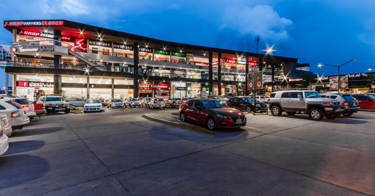 Plaza La Rioja - Locales Comerciales en Guadalajara